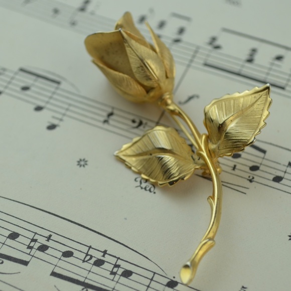 Jewelry | Vintage Gold Tone Single Rose Brooch | Poshmark